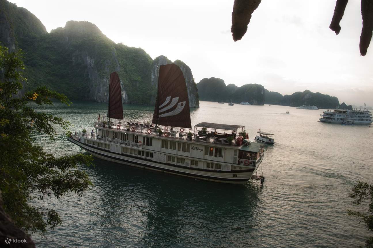 [Route 2] 2D1N Ha Long Bay Deluxe Cruise by Bhaya Legend Cruise - Klook ...